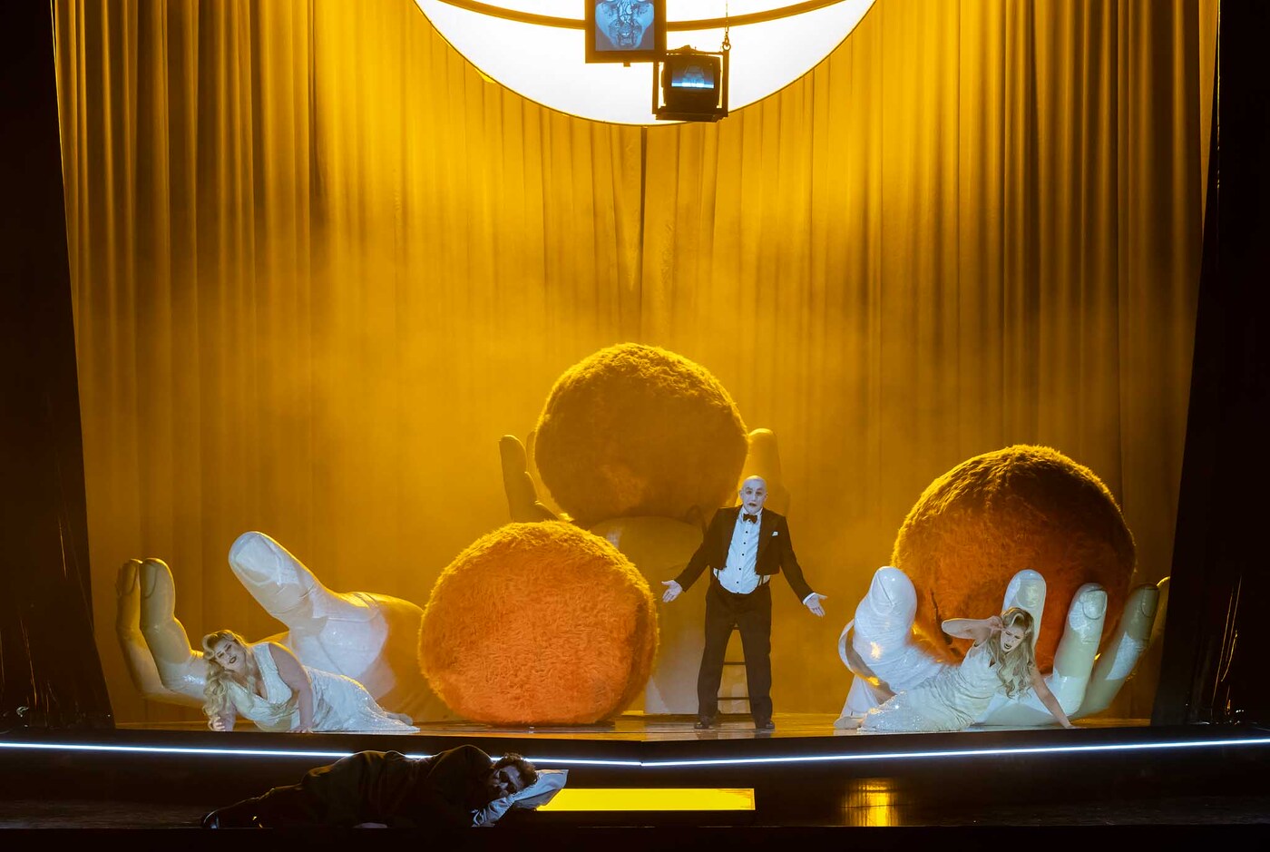 Die Liebe zu den drei Orangen - Oper - Semperoper Dresden