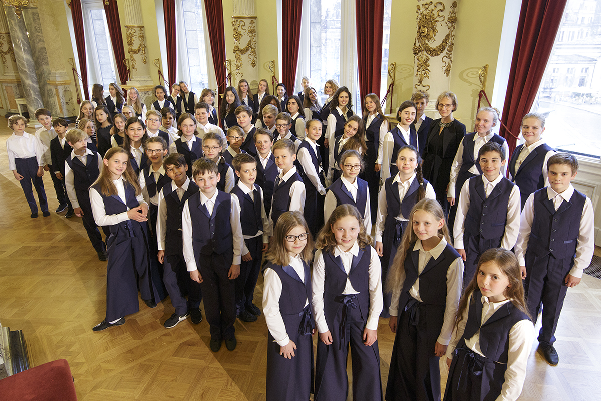 Kinderchor Peter Ruzicka: Benjamin Symphonie; Elegie: Amazon.co.uk: